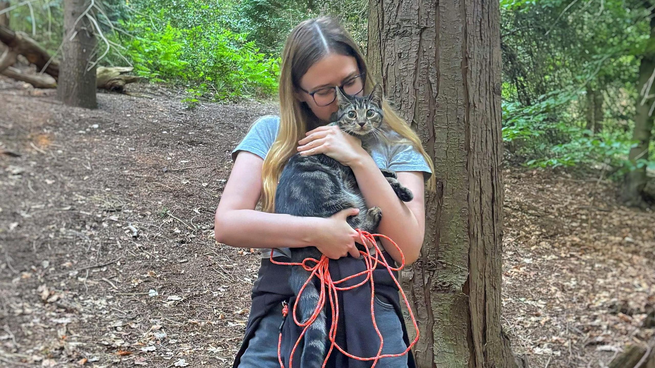 Cat walking - TikTok fad or good pet ownership? - BBC News