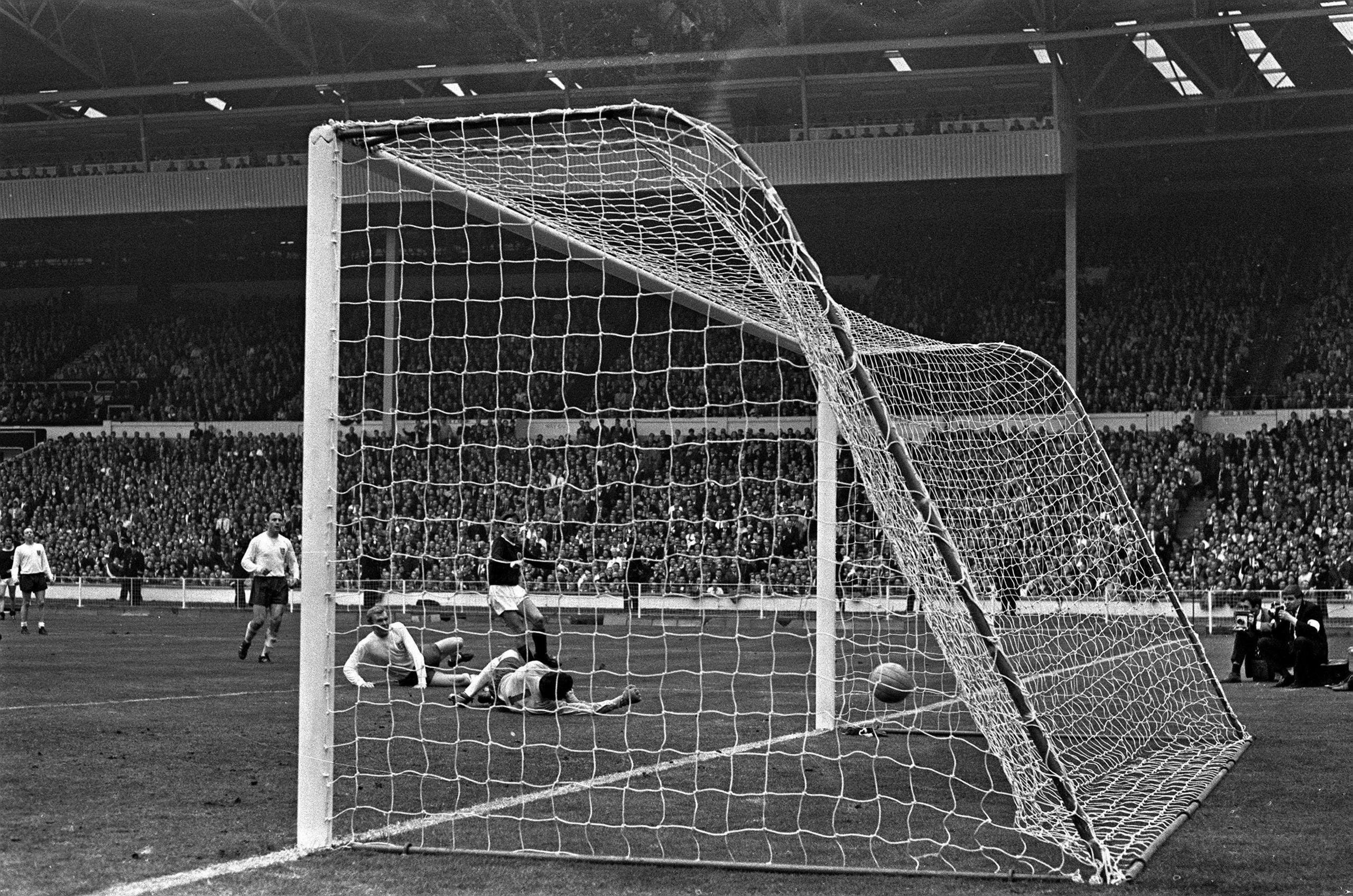 In pictures: Scotland v England 1967 - BBC News