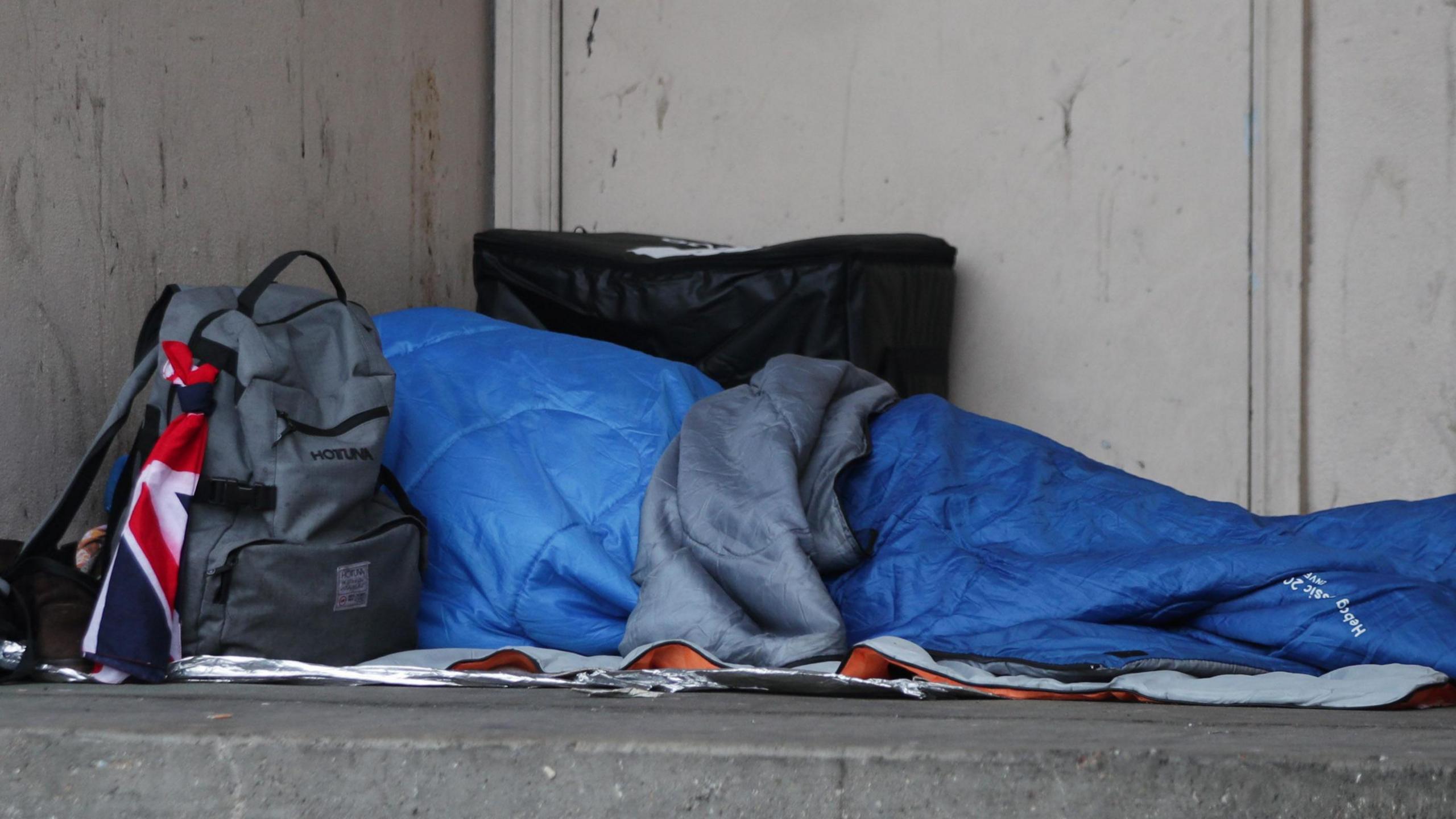 'Extreme worry' over cuts to Devon homelessness funding - BBC News