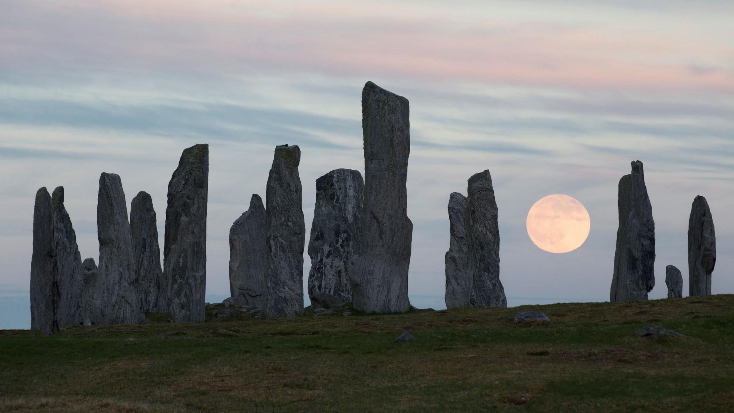 Path planned for Lewis' famous Calanais Standing Stones - BBC News
