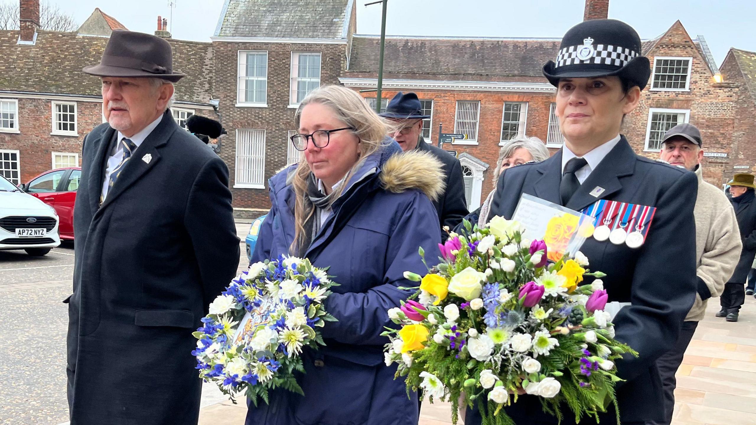 King's Lynn marks Holocaust day for 25th year running - BBC News