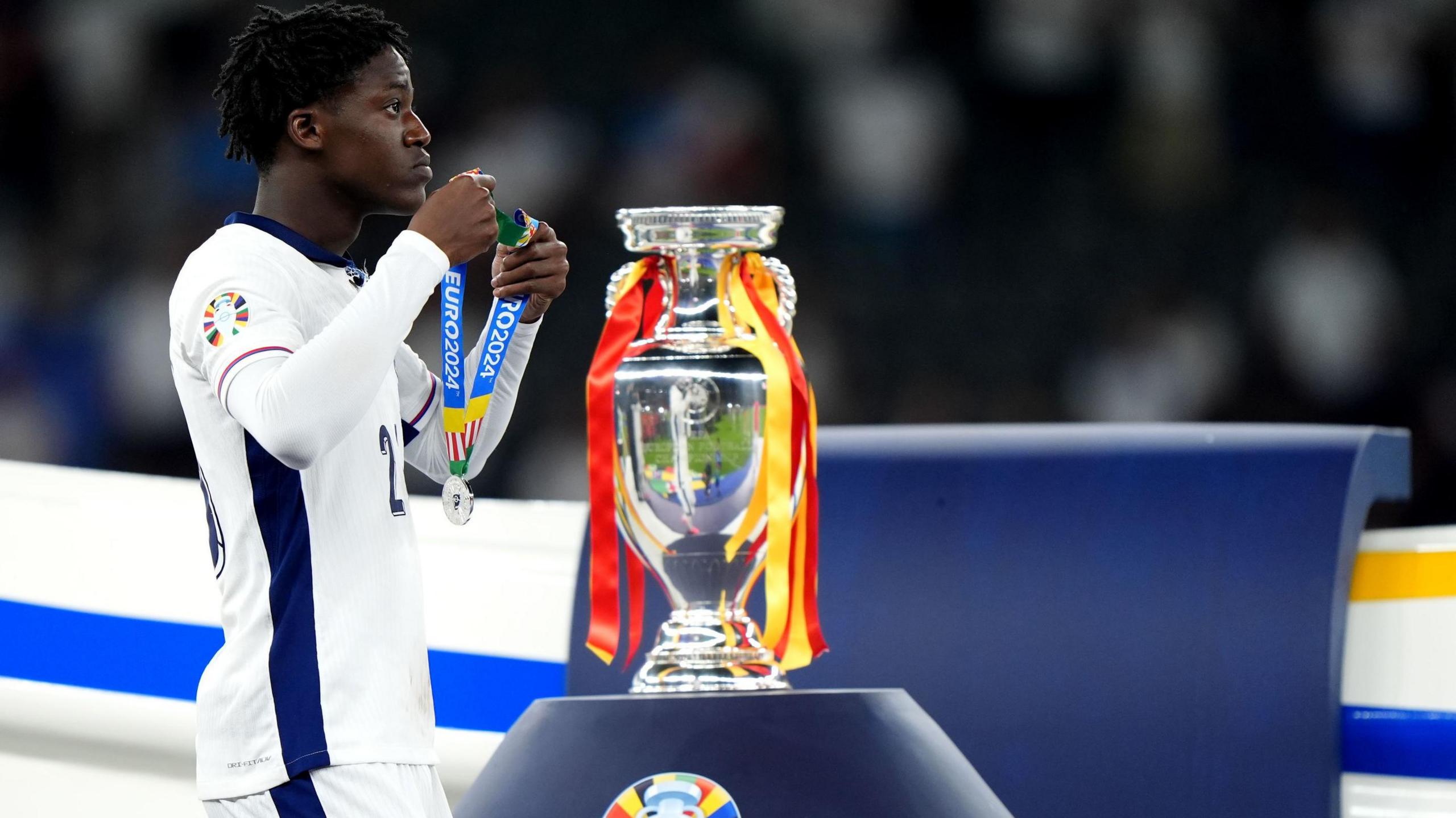 Man Utd news: Kobbie Mainoo's slice of history in Euro 2024 final - BBC ...