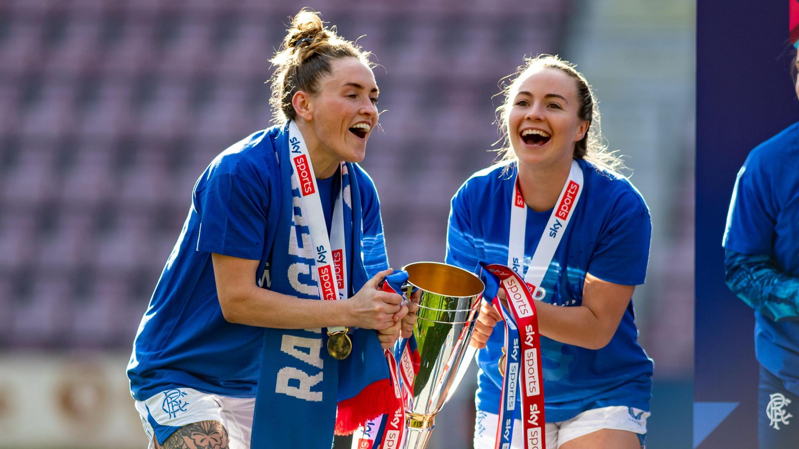 Rachel Rowe on Rangers 'class' & 'duck to water' Jo Potter - BBC Sport