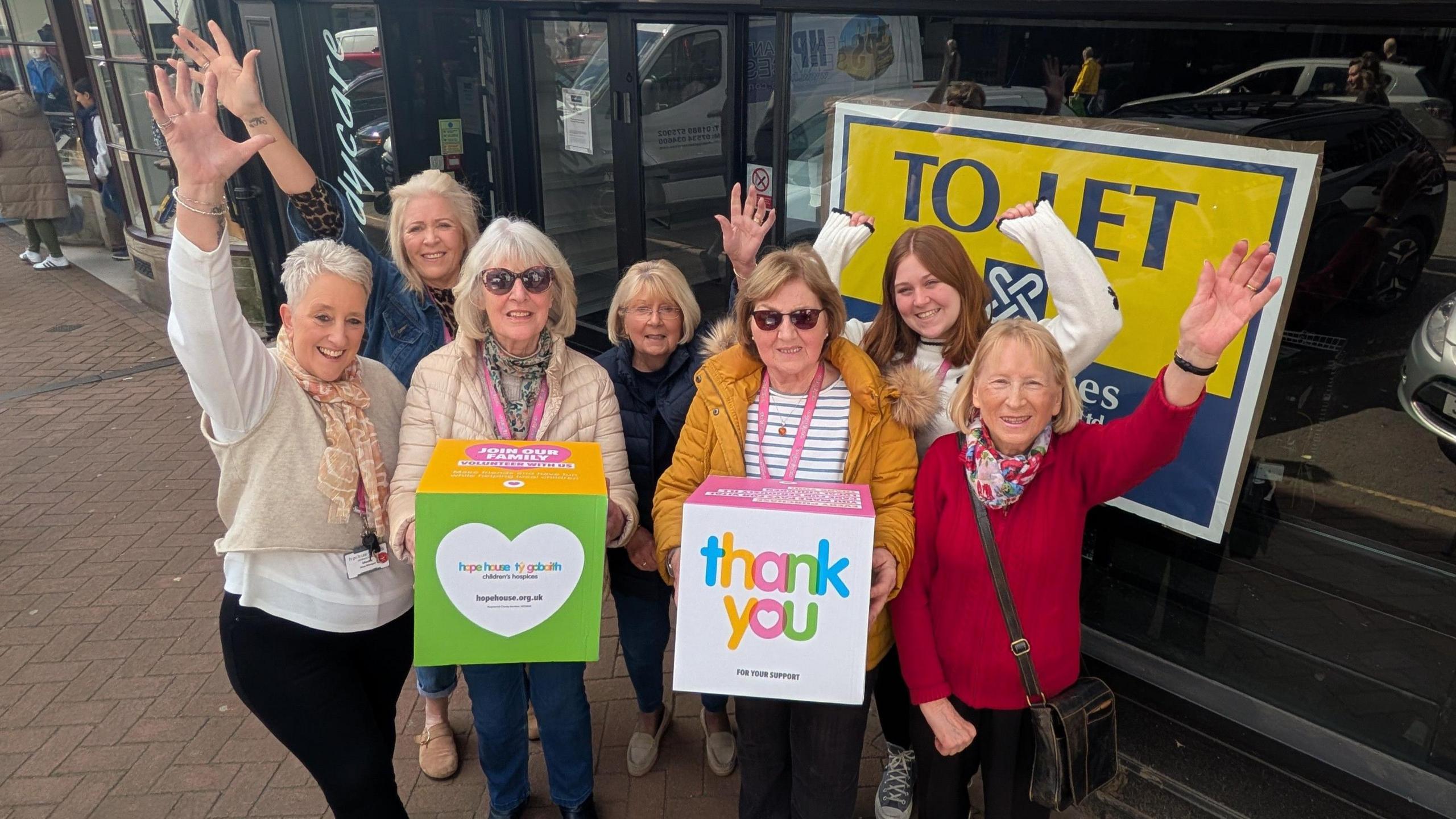 Bridgnorth Hope House charity shop to grow after local support - BBC News
