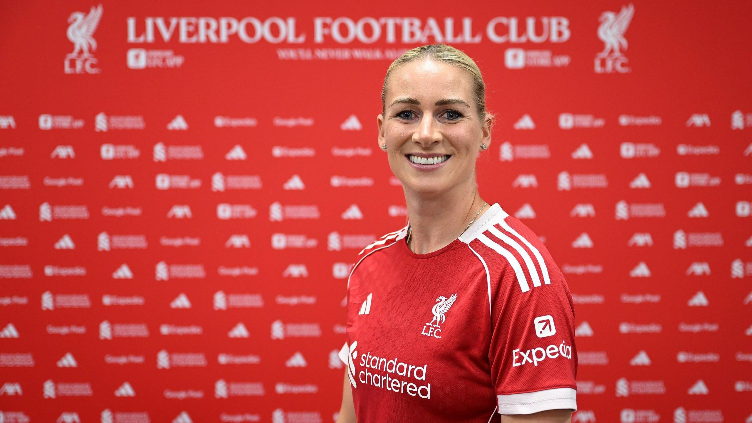 Gemma Bonner: Defender signs new deal with Liverpool - BBC Sport