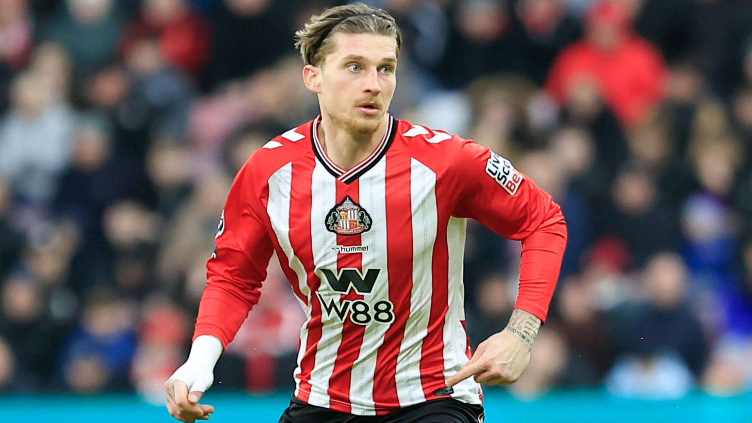 Sunderland news: Dennis Cirkin on Premier League debut - BBC Sport