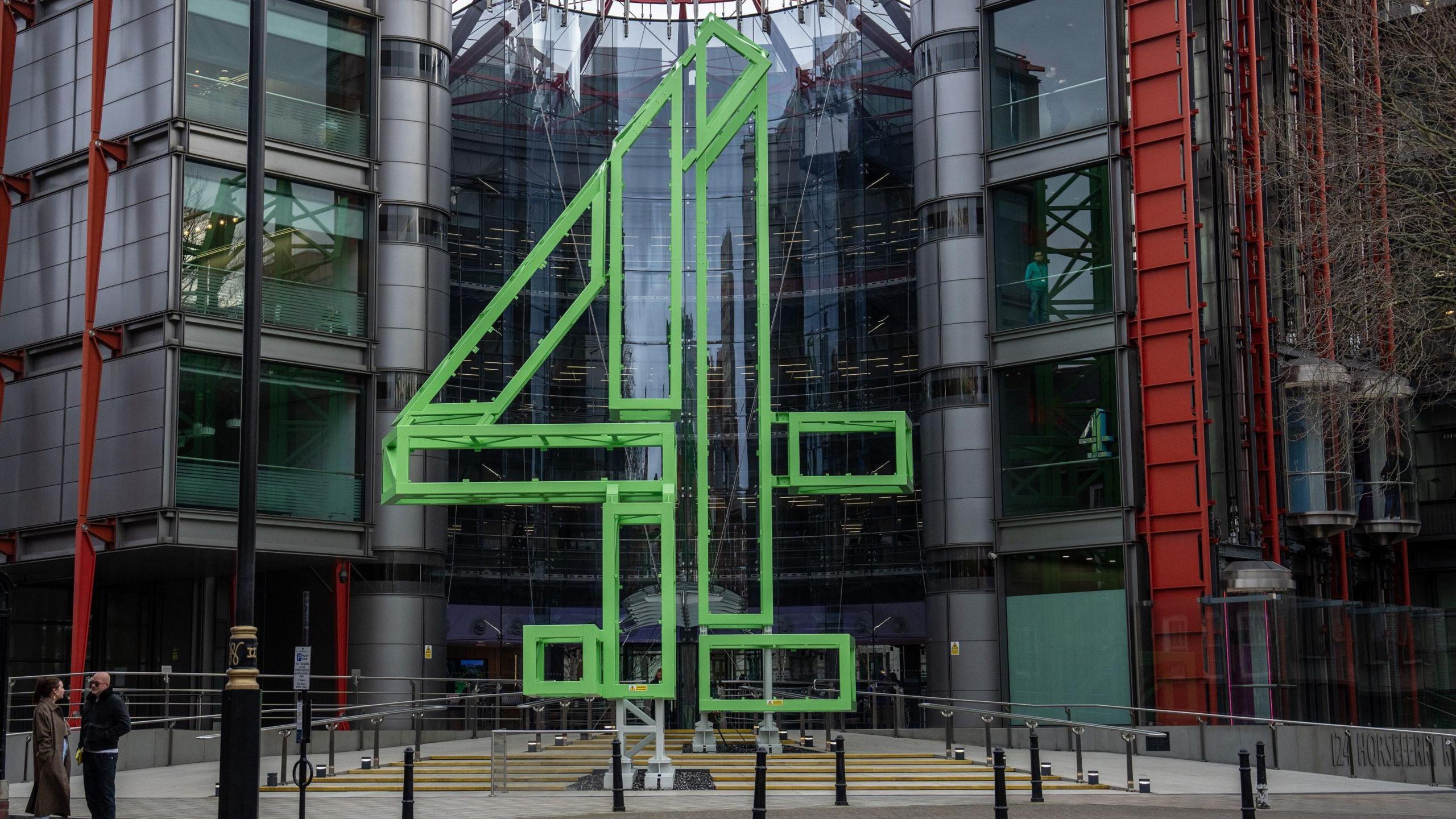 Tui ends sponsorship of Channel 4's Married at First Sight - BBC News