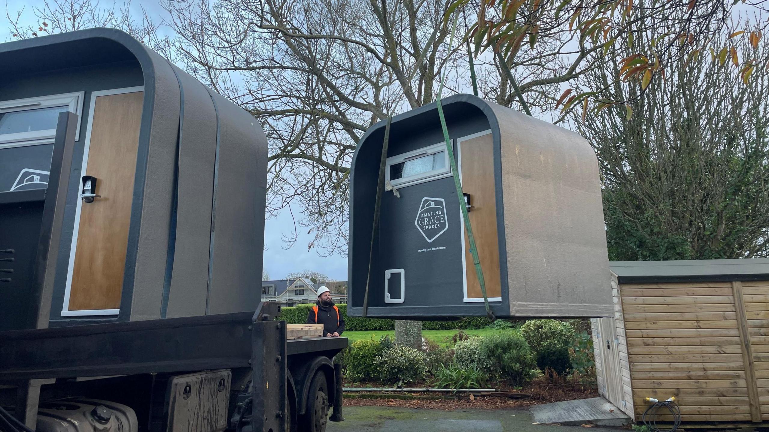 Guernsey homeless sleeping pods used for 71 nights - BBC News
