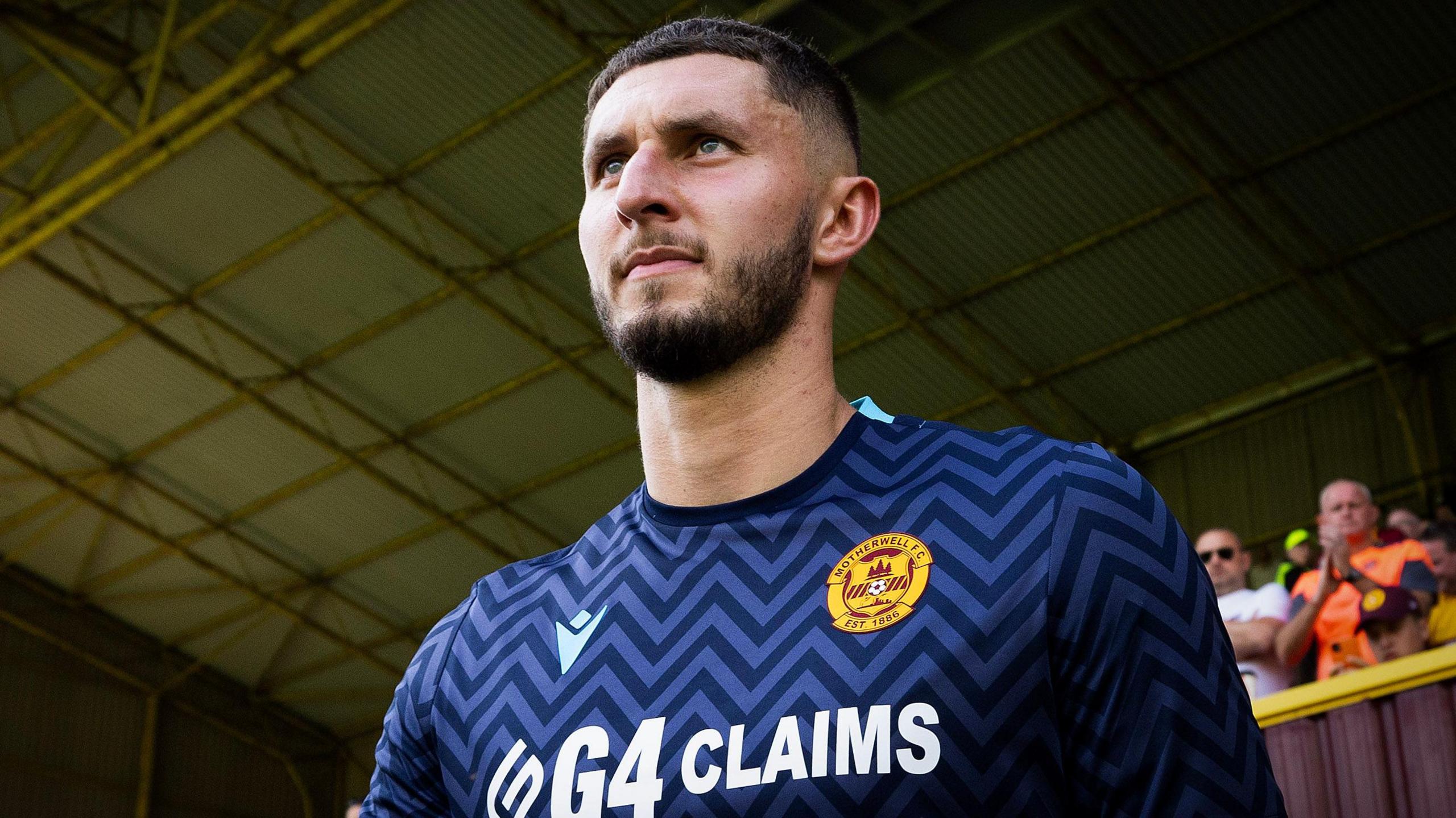 Motherwell's Aston Oxborough ready to claim number one shirt - BBC Sport
