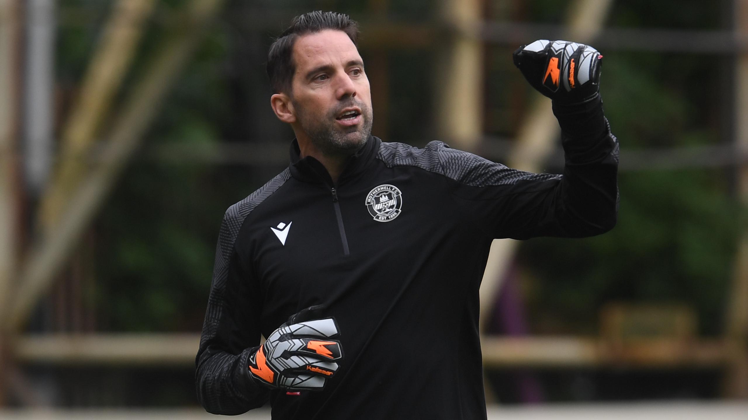 Neil Alexander joins Motherwell as goalkeeping coach - BBC Sport