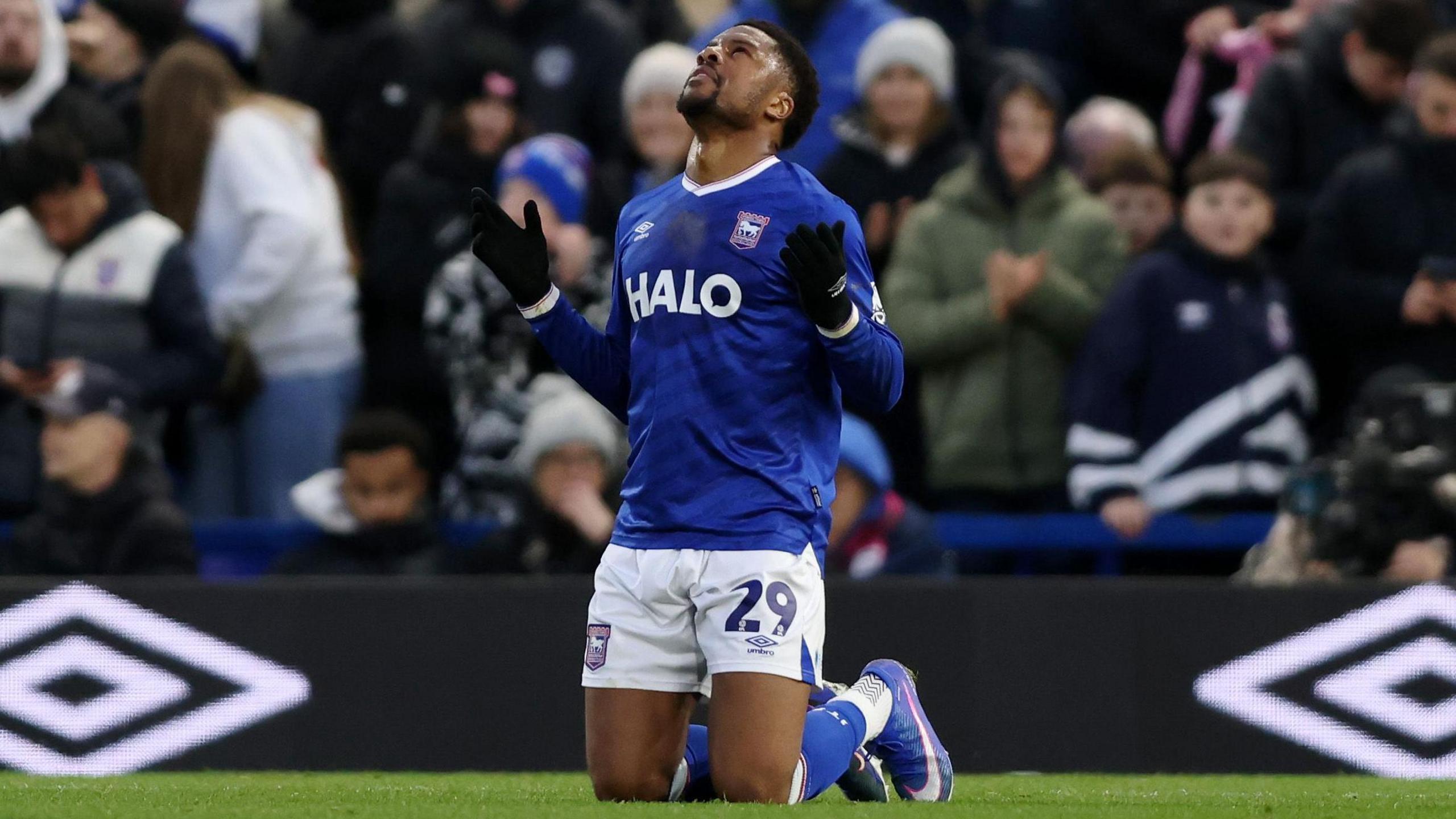 Ipswich Town 2-1 Oxford United: In-form Tractor Boys move up to second ...