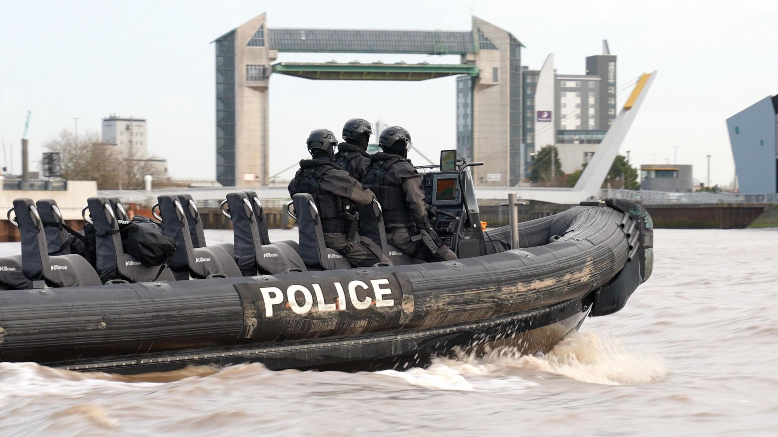 On patrol with armed officers policing the Humber estuary - BBC News