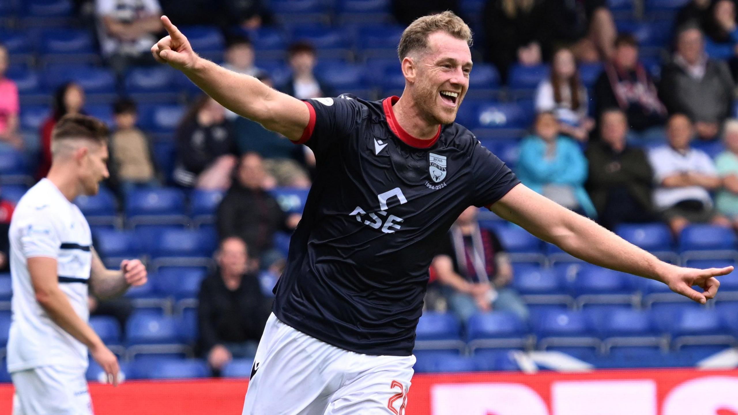 Ross County boss Don Cowie sees 'really good signs' from Jordan White ...
