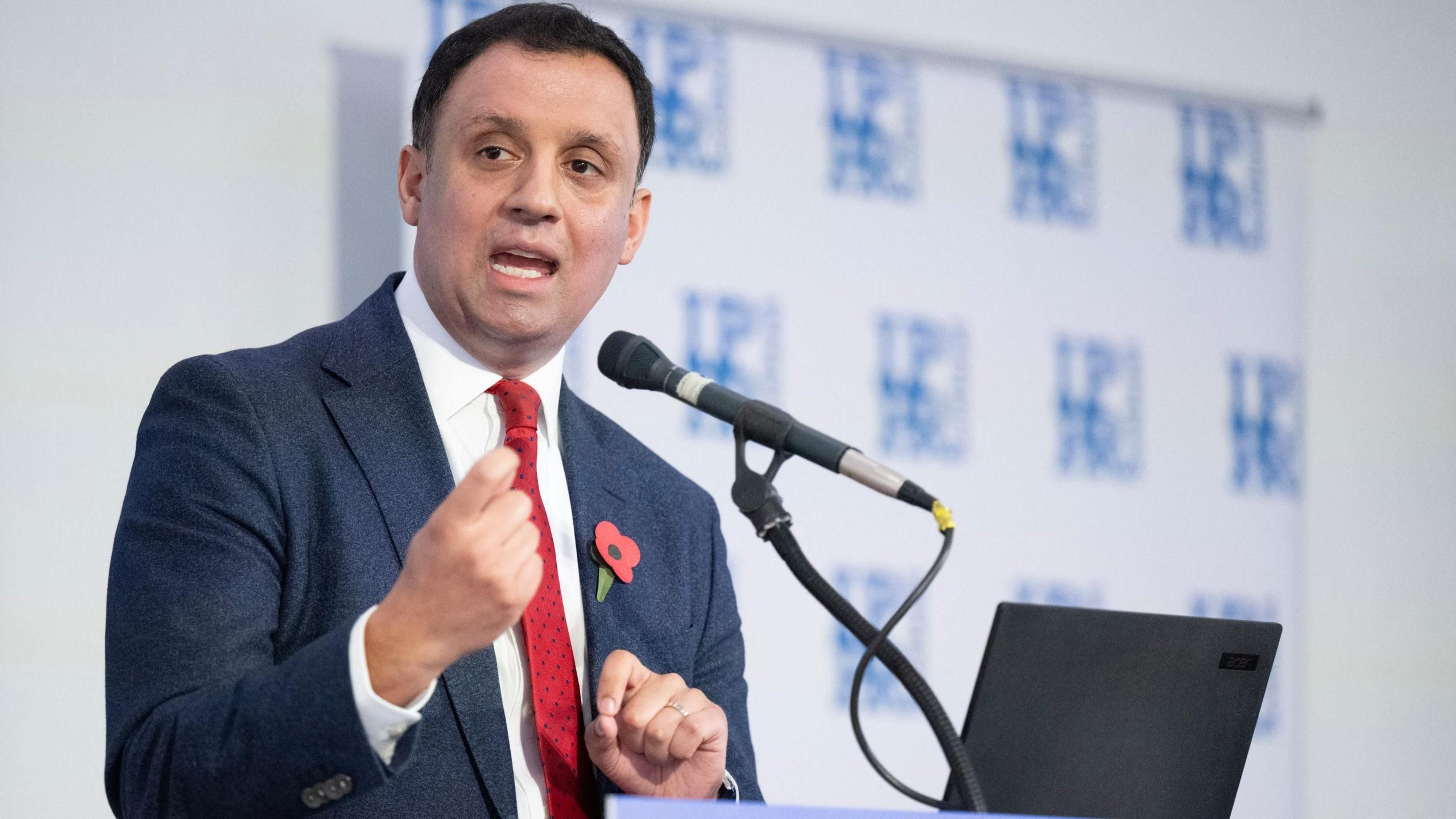 Reform says it would scrap Scottish tax bands and cut rates - BBC News