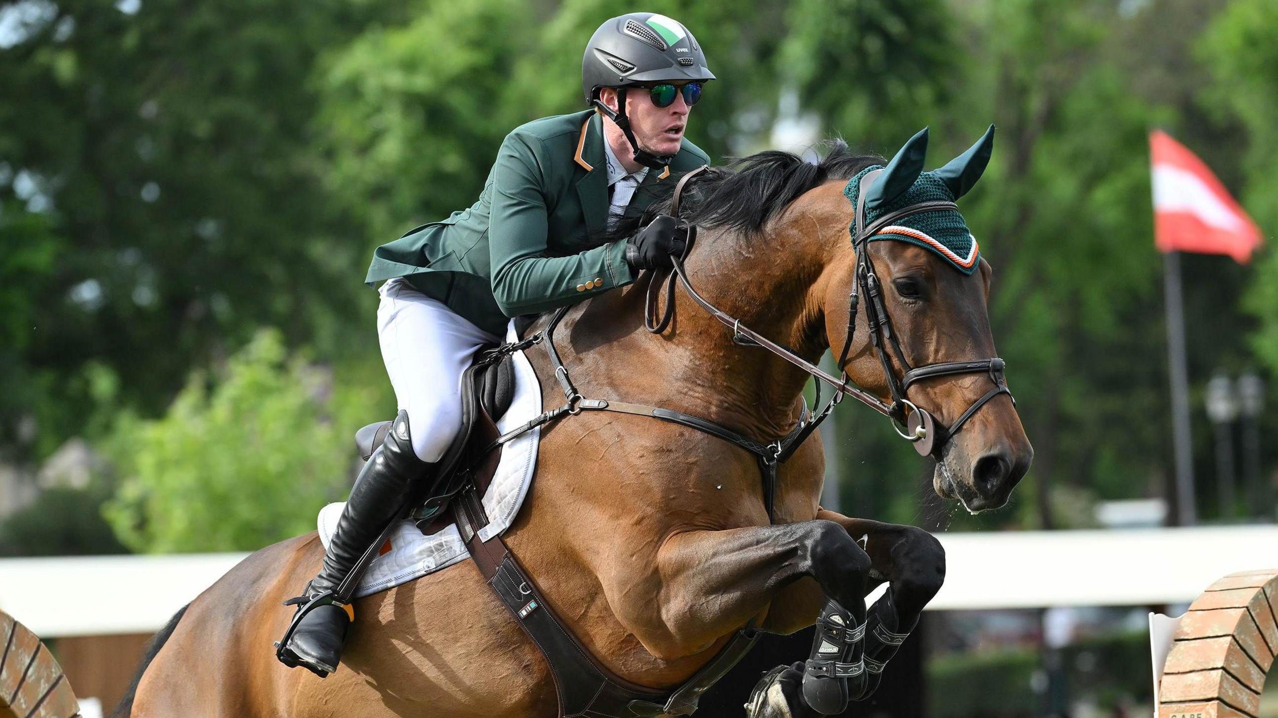 Coyle helps Ireland reach team show-jumping Olympic final - BBC Sport
