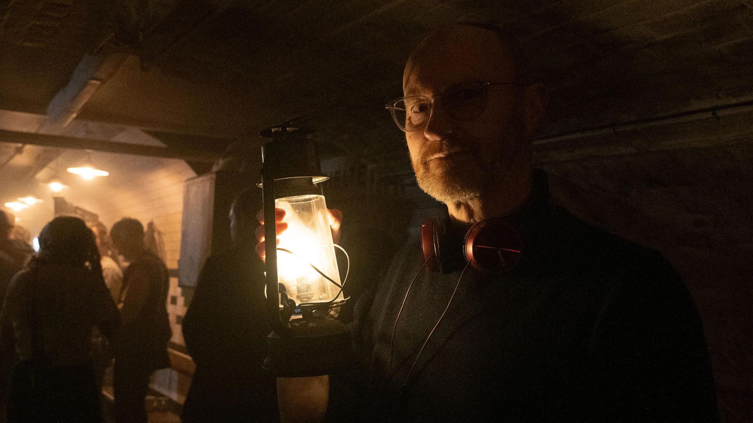 Why do we love scary stories at Christmas? - BBC