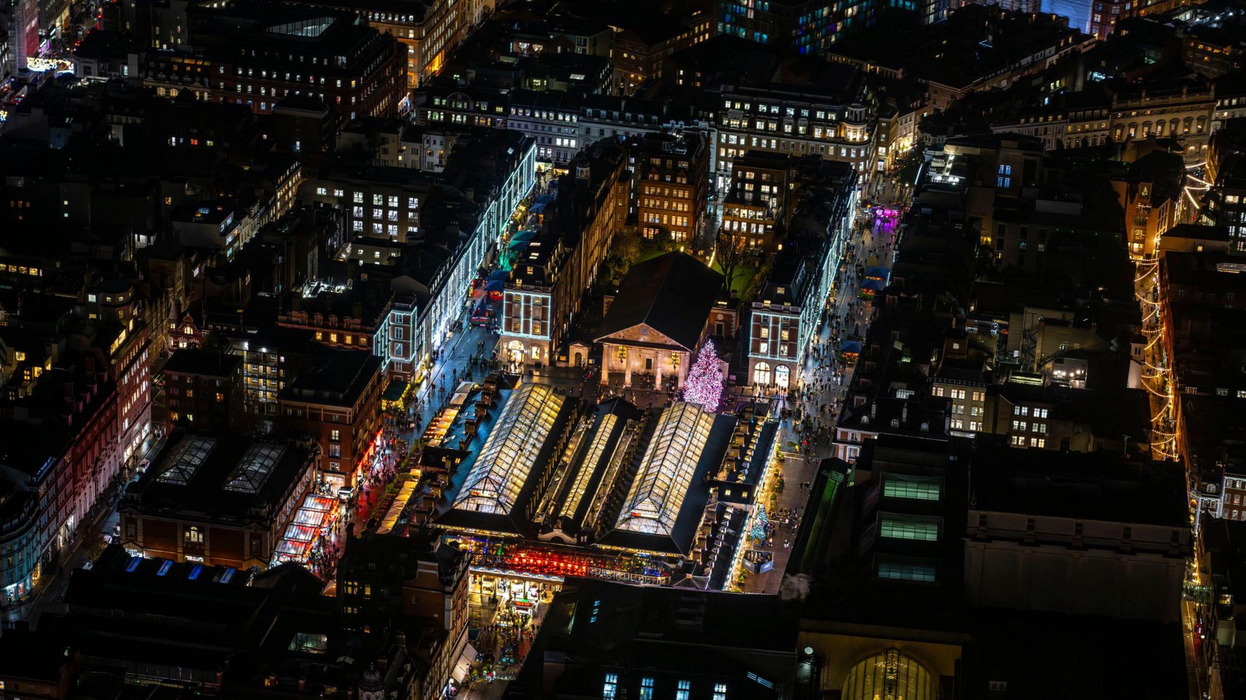 London's Christmas lights: A view from the skies - BBC News