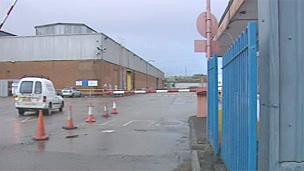 Linamar car plant in Swansea closing at end of week - BBC News