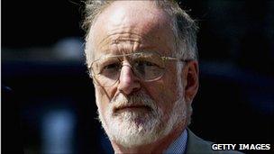 Dr David Kelly death not Cluedo game, pathologist warns - BBC News