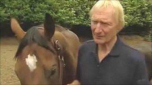 Leading horse trainer Peter Monteith found dead - BBC News