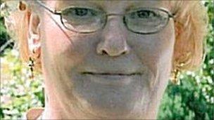 Elizabeth Brown death inquiry questions bus passengers - BBC News