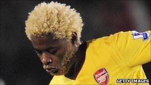 Police seize speeding Arsenal footballer Alex Song's car - BBC News