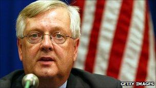 Former US lawmaker Curt Weldon to meet Gaddafi in Libya - BBC News