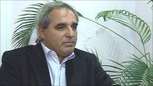 Jersey planning minister Senator Freddie Cohen resigns - BBC News