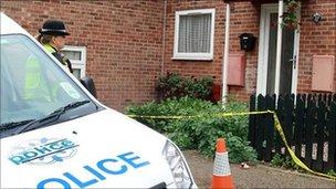 Murder probe in Wellingborough after body discovery - BBC News