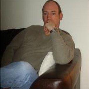 Cwmbran murder inquiry police name victim as Gary Suller - BBC News