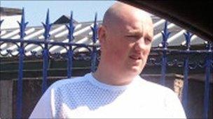 Missing prisoner Thomas McGarva traced by police - BBC News