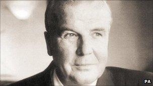 Drinks firm founder John Halewood dies - BBC News