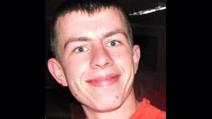 Stephen Pollock death: Man held over Paisley shooting - BBC News