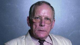 Former Stockton MP Frank Cook dies age 76 - BBC News