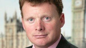 AA backs Newbury MP Richard Benyon's petrol price campaign - BBC News