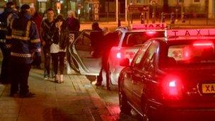 Bangor pilots taxi wardens scheme to help clubbers get home - BBC News