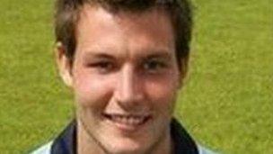 Dale Roberts' memorial: No arrests in fund fraud probe - BBC News