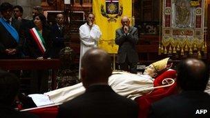 Cardinal Carlo Martini says Church '200 years behind' - BBC News