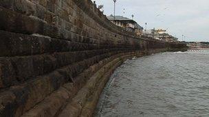 Bridlington sea wall plans approved by council - BBC News