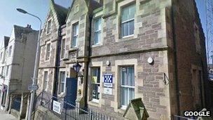 Plans to move Crieff police office being considered - BBC News