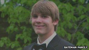 Charles Bateman's parents campaign for safer crossroads - BBC News