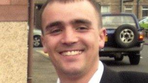 Penicuik man Craig Stewart died after Edinburgh disturbance - BBC News
