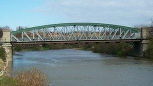 Sunderland's Penshaw to Fatfield bridge reopens - BBC News