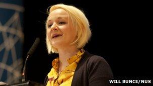 National Union of Students elects Toni Pearce as new president - BBC News