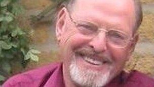 Family of Ken Wetherell pay tribute after Nunthorpe crash - BBC News