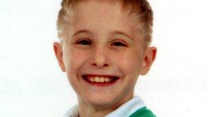 Police return to Kyle Allan crane death crash scene in Aberdeen - BBC News