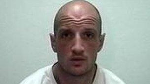 Leeds robber Jason Kitchen found after recall appeal - BBC News