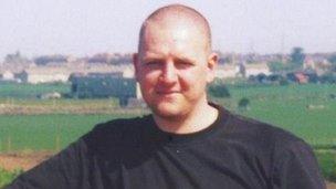 Fresh inquest into Hawick soldier Jason Smith death in Iraq - BBC News