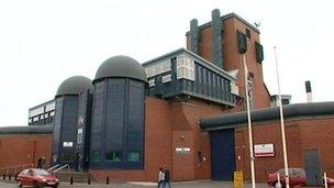 HMP Birmingham guards 'attacked with TV glass' - BBC News