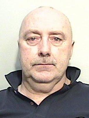 Loyalist killer Robert Rodgers in On the Run jail challenge - BBC News